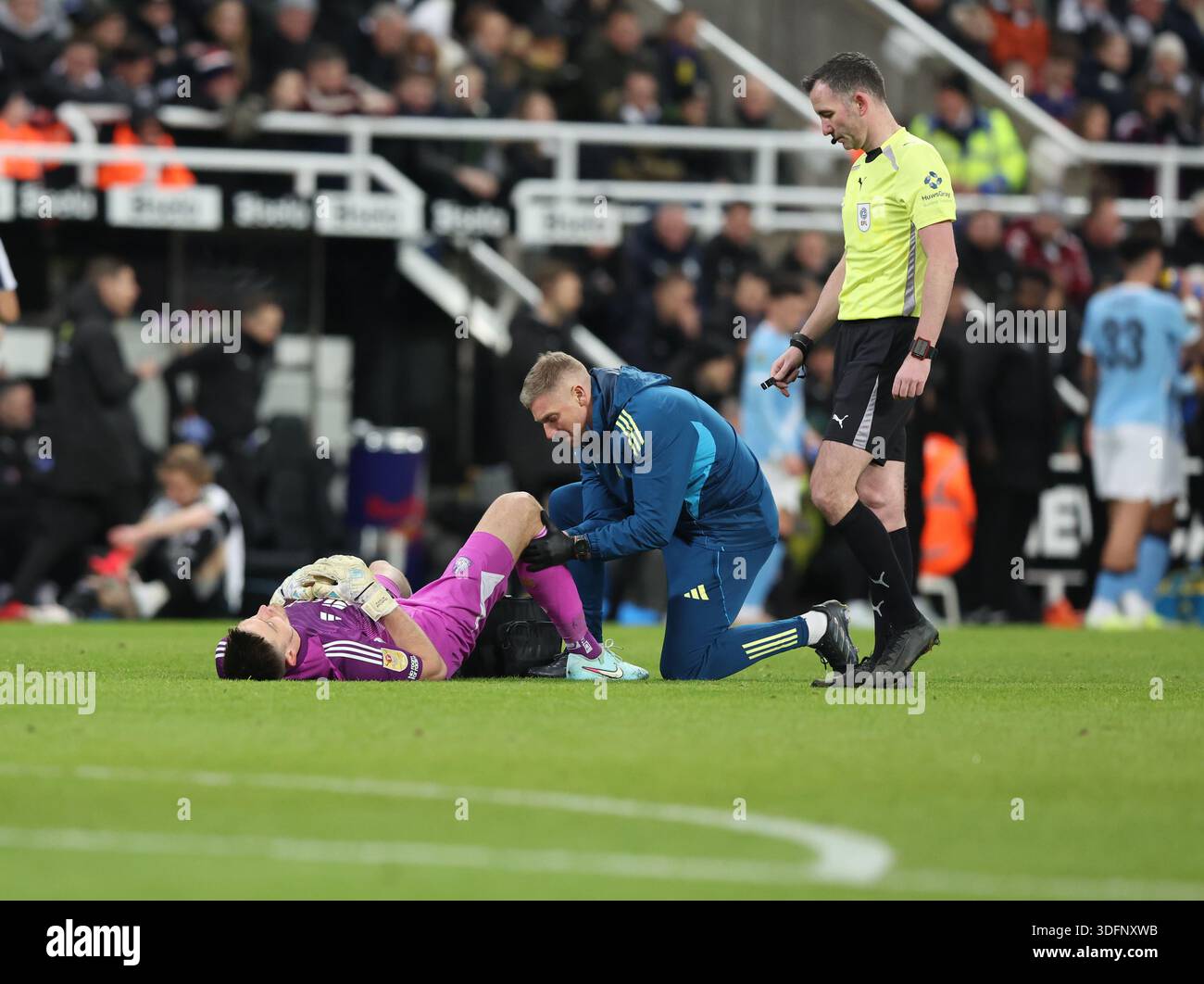 Newcastle Upon Tyne, England, 13th January 2026. Nick Pope of Newcastle ...