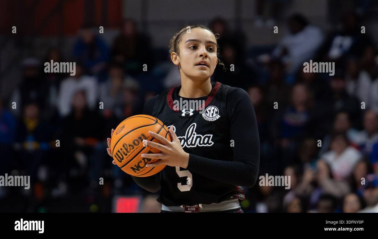 South Carolina guard Tessa Johnson (5) plays Florida during the second ...
