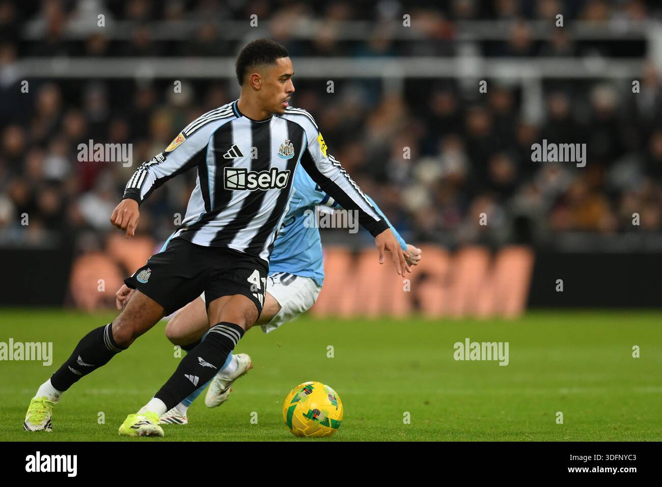 Newcastle United's Jacob Ramsey in action during the Carabao Cup Semi ...