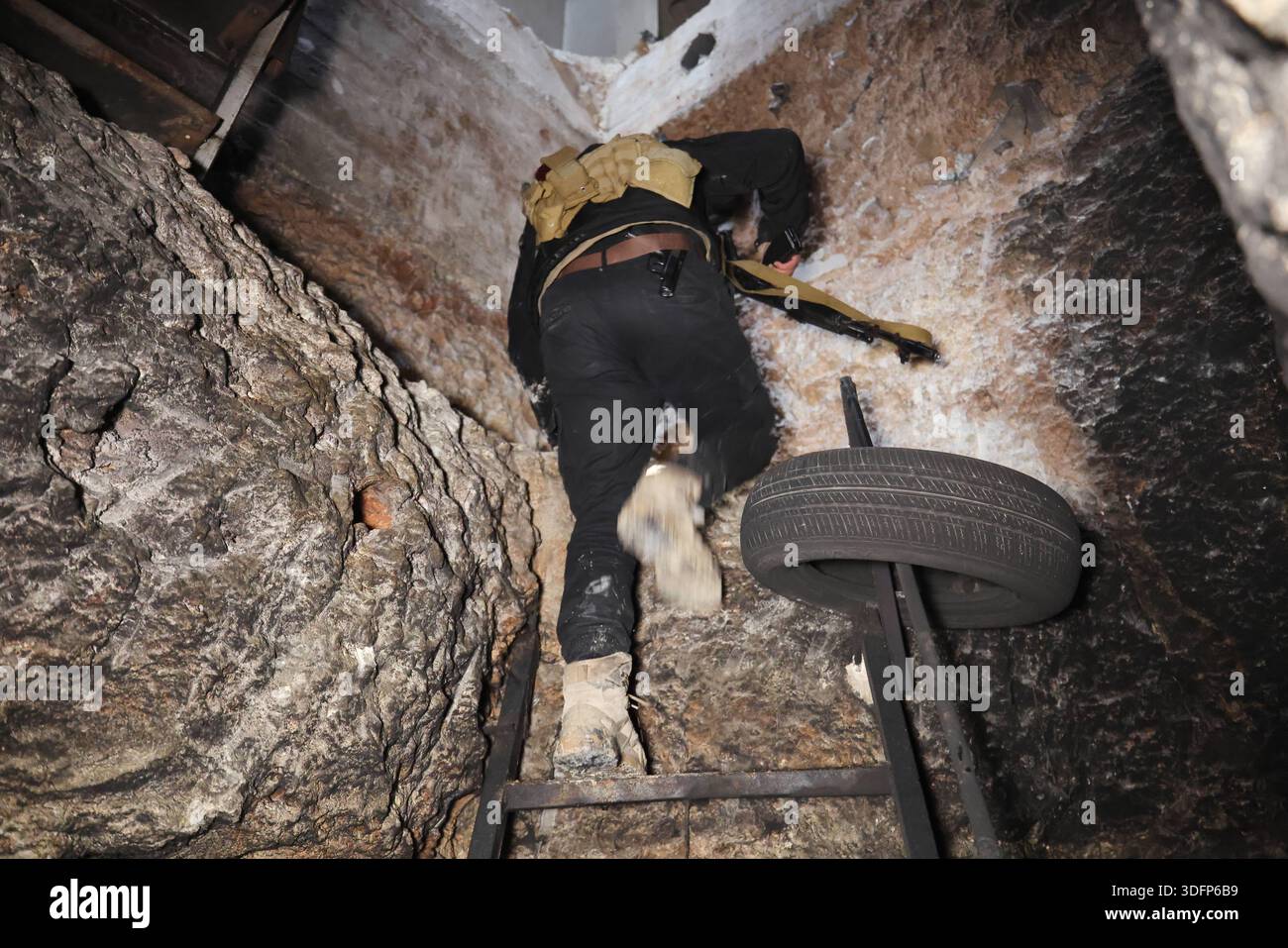 Syrian Army Soldiers Inspect Former SDF Tunnels in Sheikh Maqsoud ...