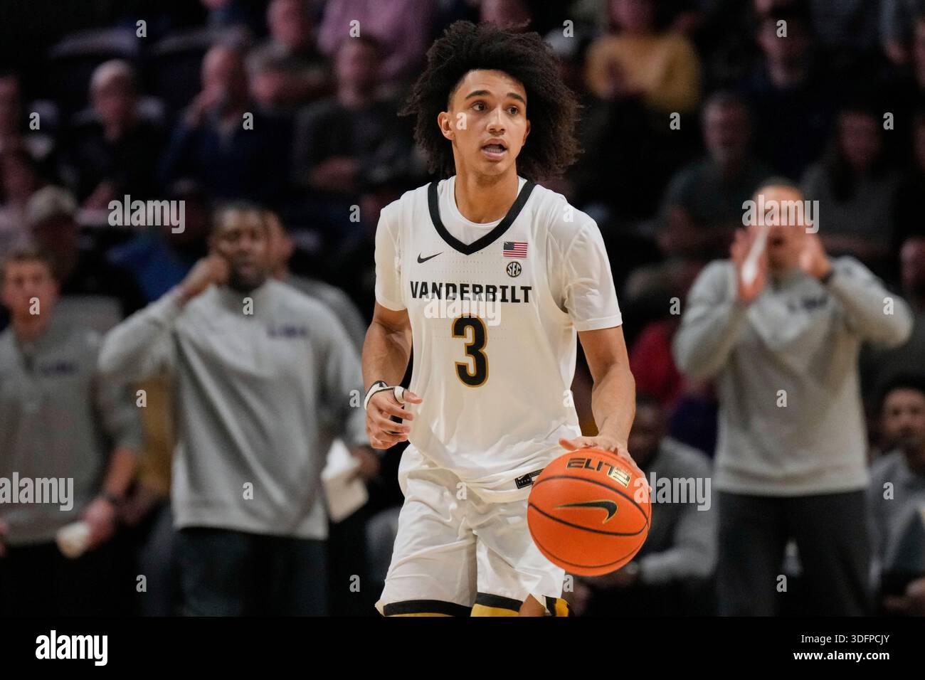 Vanderbilt guard Tyler Tanner (3) plays during the second half of an ...