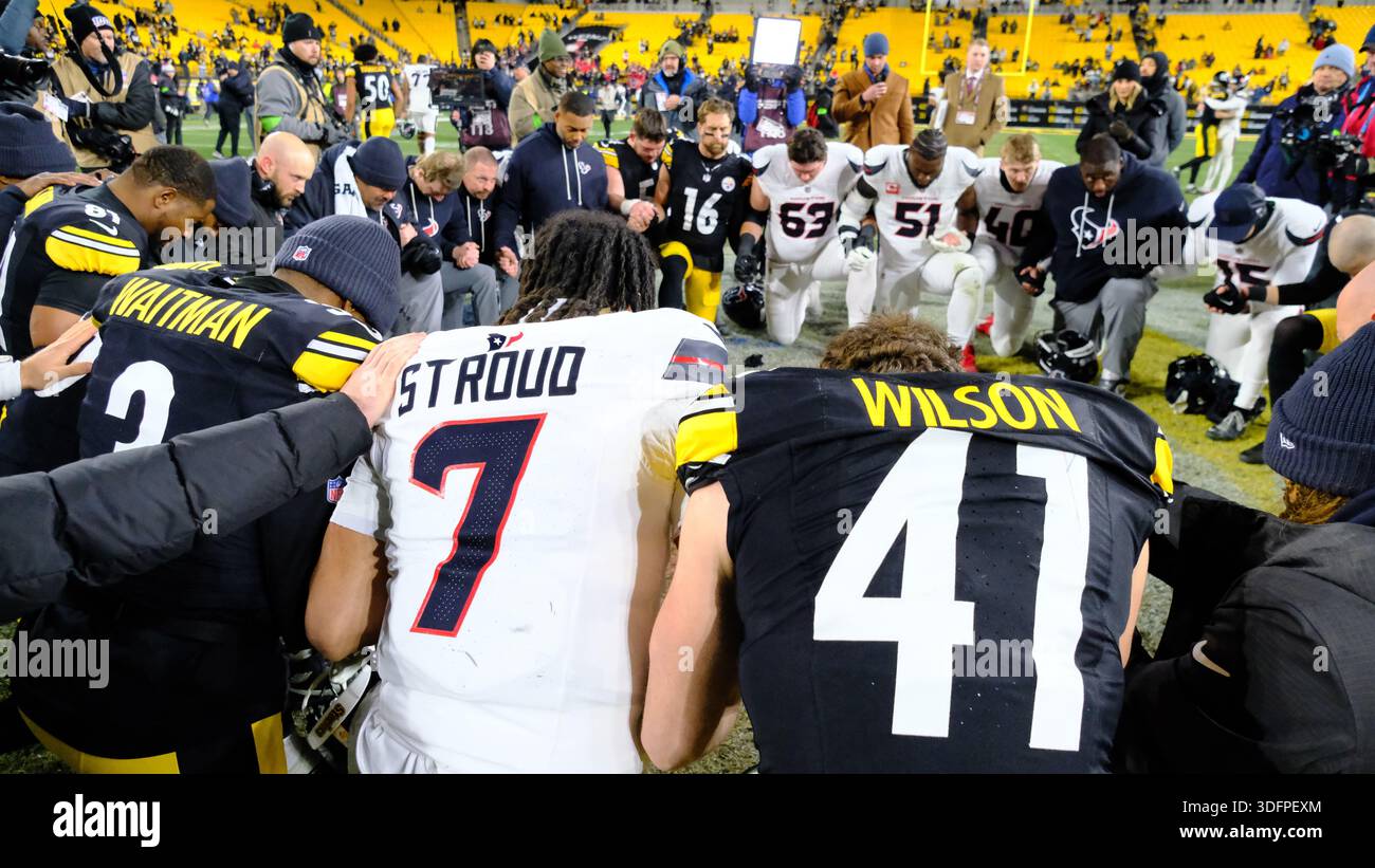 Jan 12, 2025: C.J. Stroud #7 and players kneel for team prayer after ...