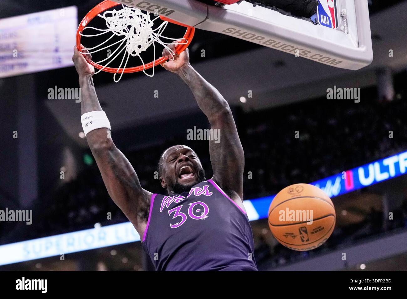 Minnesota Timberwolves' Julius Randle dunks during the first half of an ...