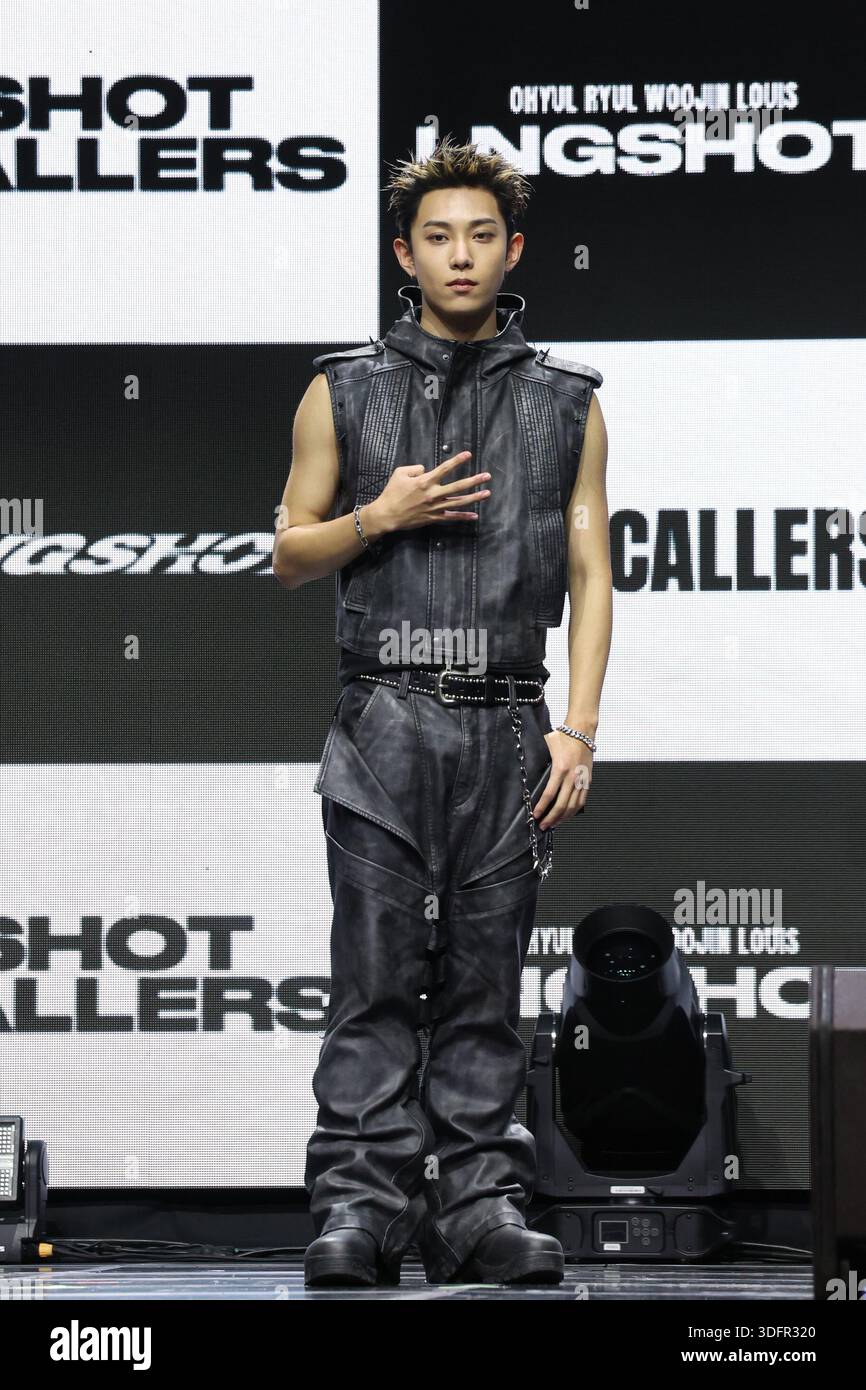 S. Korean boy group Lngshot Ryul, a member of South Korean boy group ...