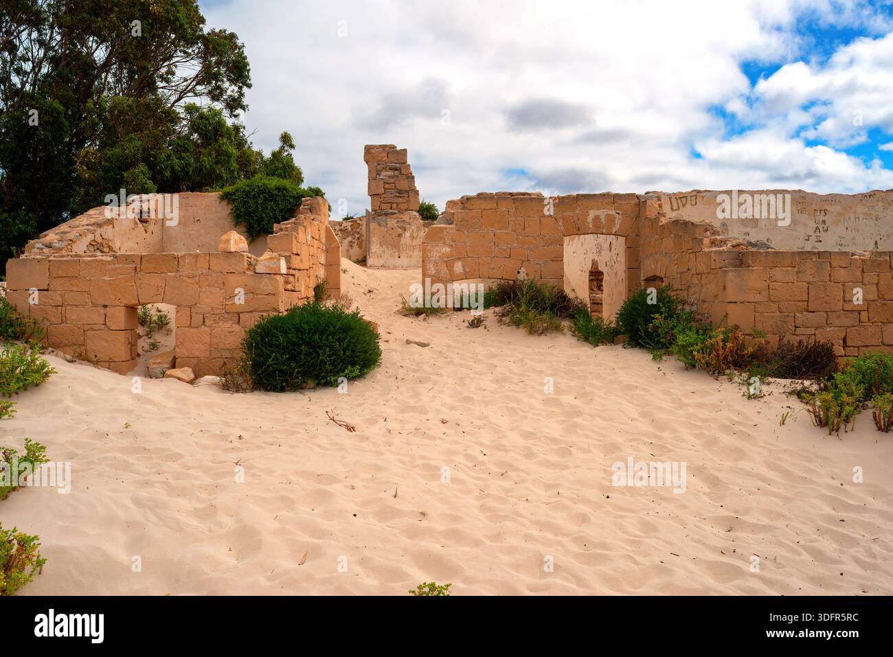 Old Telegraph Station ruins, Eucla, Nullarbor Plain, Western Australia ...