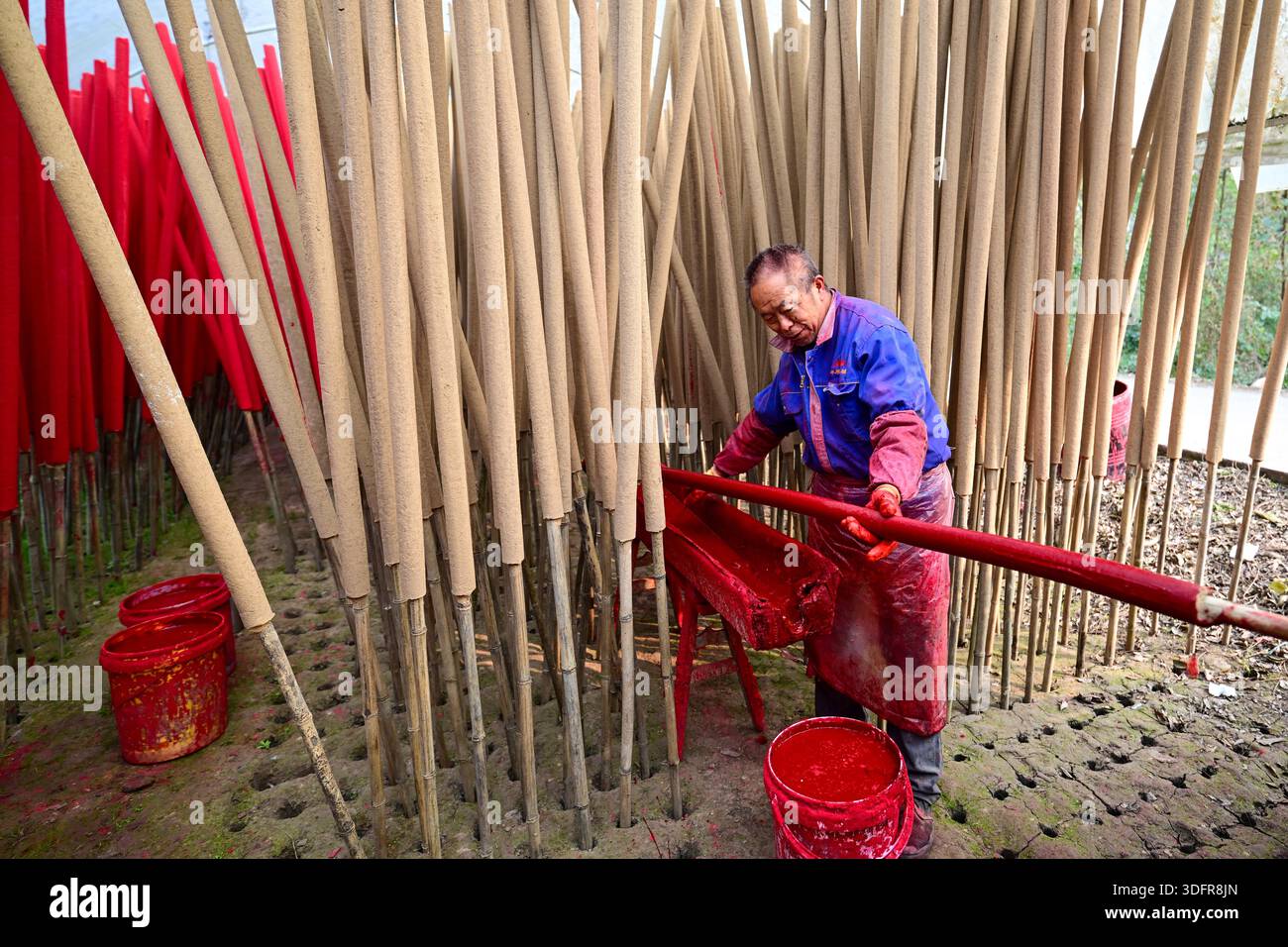 **CHINESE MAINLAND, HONG KONG, MACAU AND TAIWAN OUT** Workers make ...