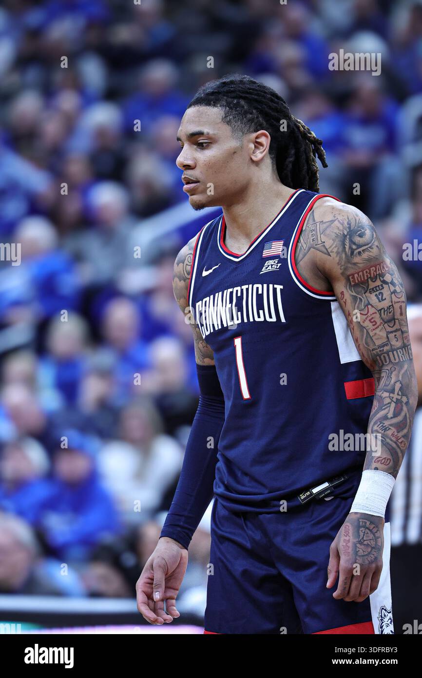 UConn Huskies guard Solo Ball (1) in the first half at Prudential ...