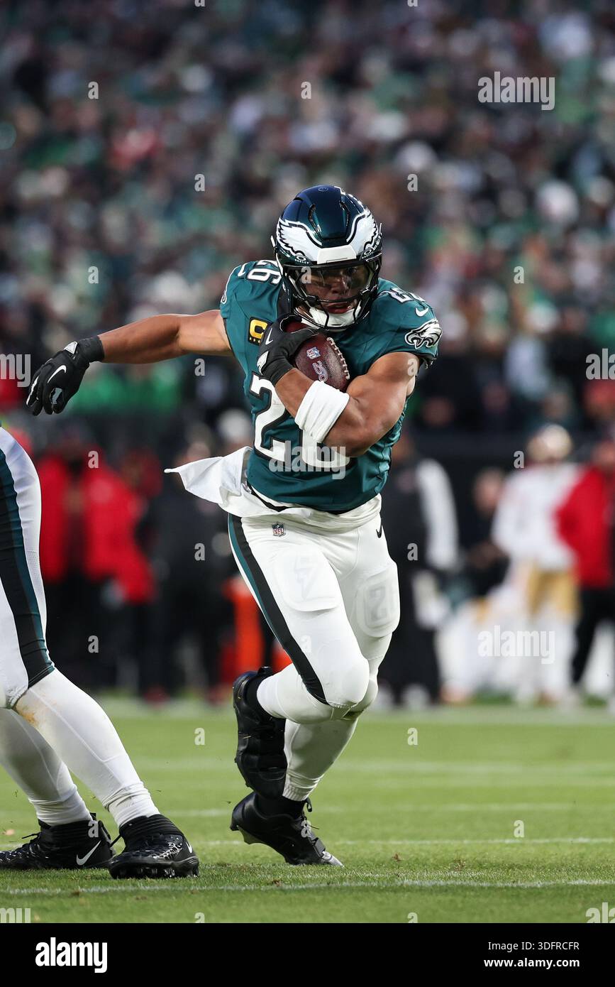 Philadelphia Eagles running back Saquon Barkley (26) runs the ball ...