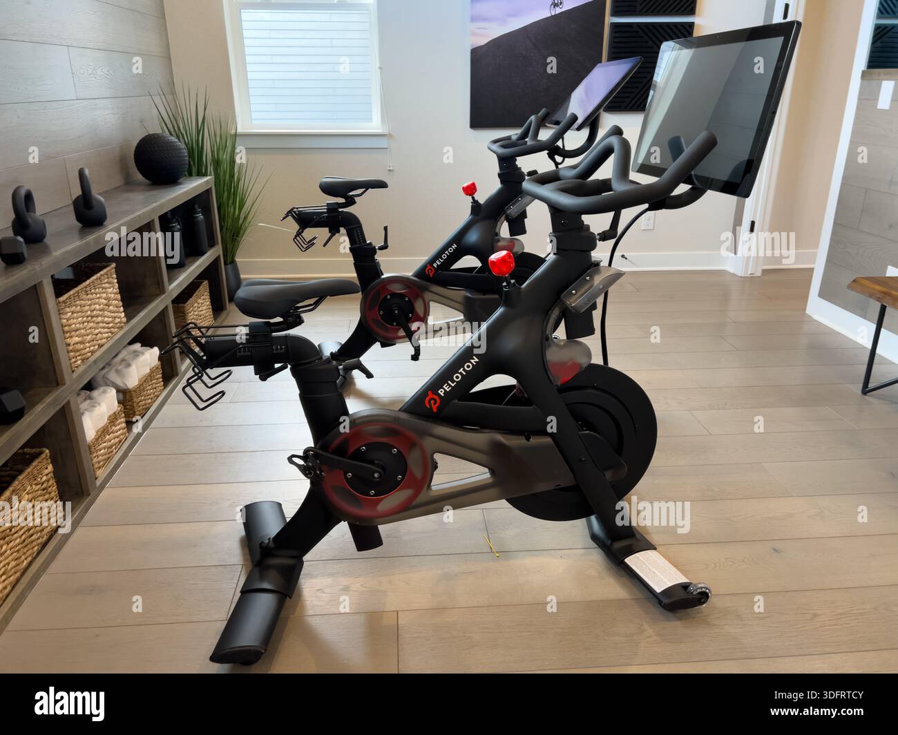 Peloton bike fitness hi-res stock photography and images - Alamy