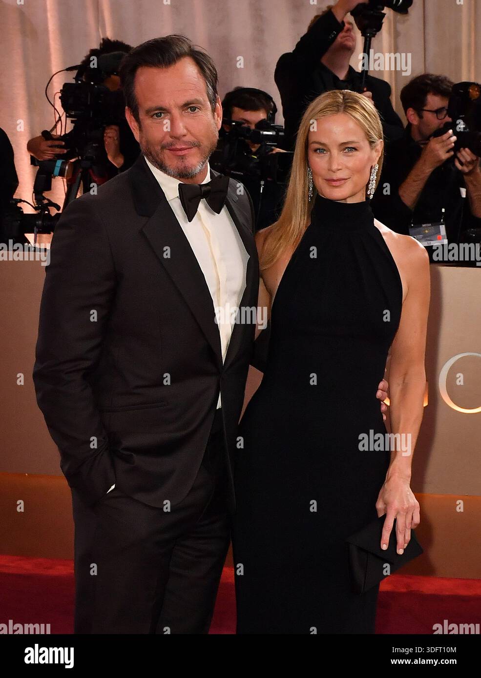 Beverly Hills, USA. 13th Jan, 2026. Will Arnett and Carolyn Murphy ...