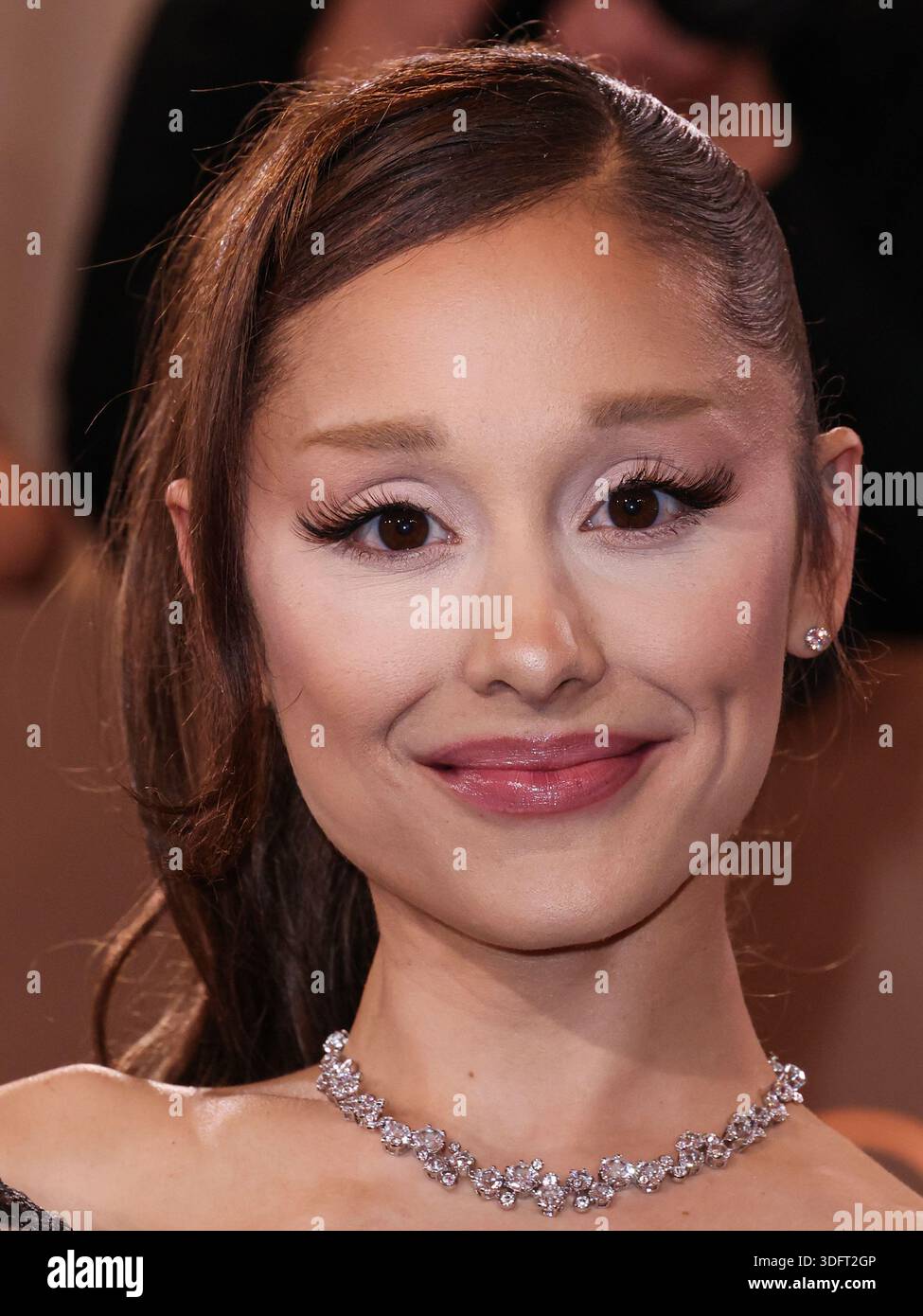 BEVERLY HILLS, LOS ANGELES, CALIFORNIA, USA - JANUARY 11: Ariana Grande ...