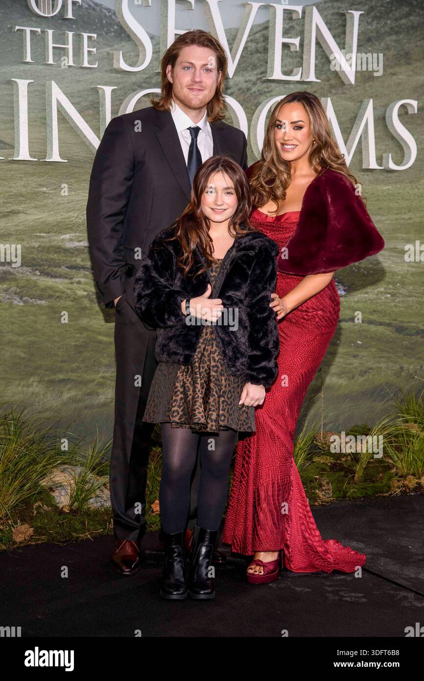 abb: Peter Claffey, Holly und Ally McGinn auf dem schwarzen Teppich bei ...