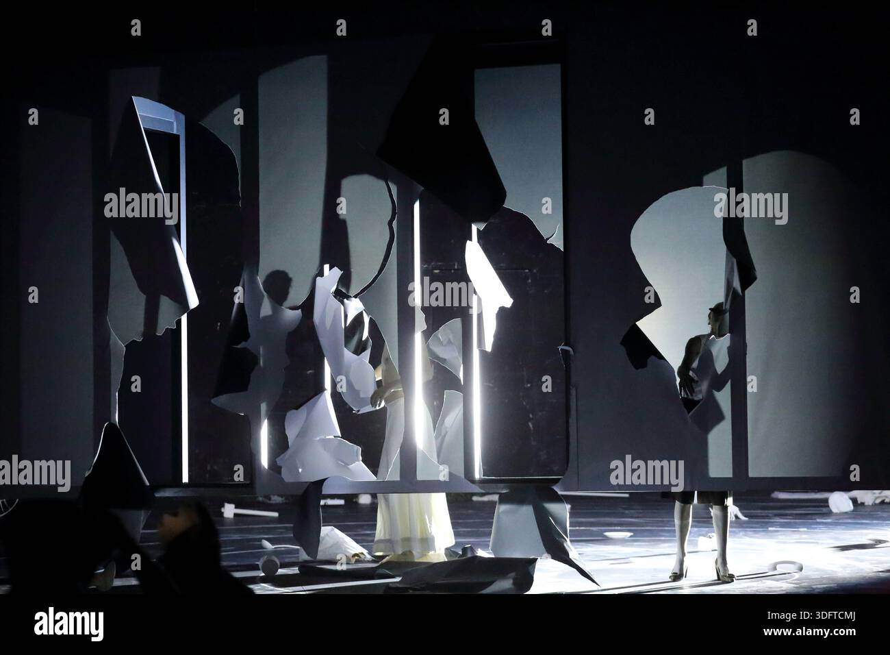 Jens Harzer und Kathleen Morgeneyer während der Fotoprobe für Antigone ...