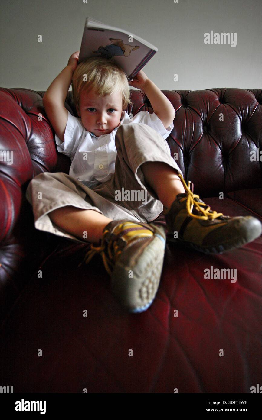 Kind DEU, Deutschland, 20260101, - Kind mit Buch, DEU, Germany ...