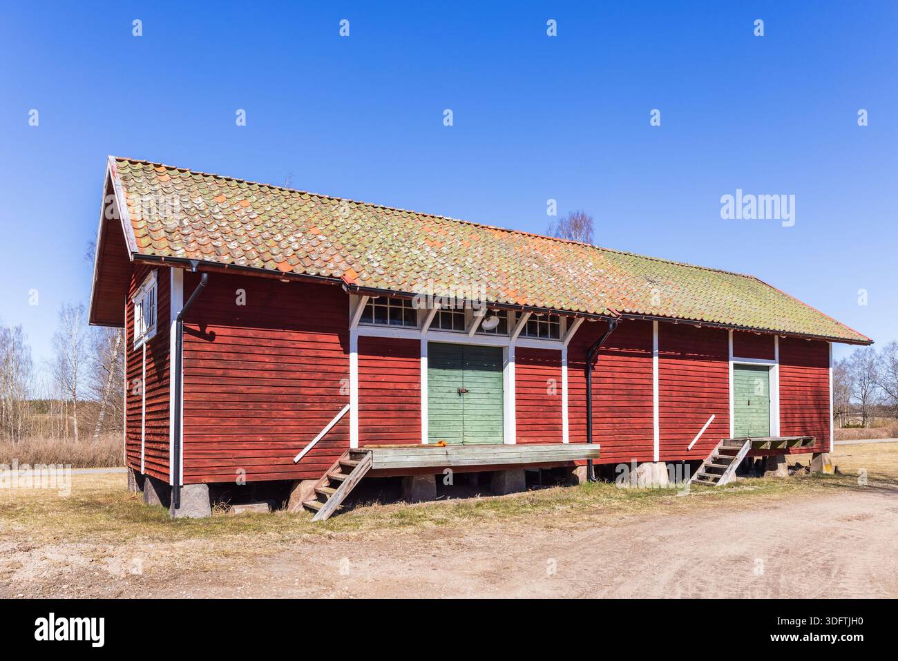 Train depot scene hi-res stock photography and images - Alamy
