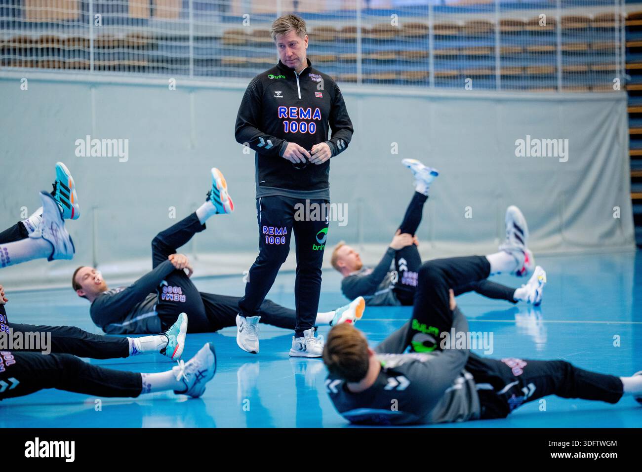 Bekkestua 20260114. Sander Sagosen and national team manager Jonas ...