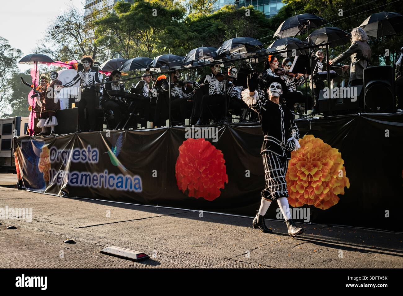 Float parade mexico hi-res stock photography and images - Alamy