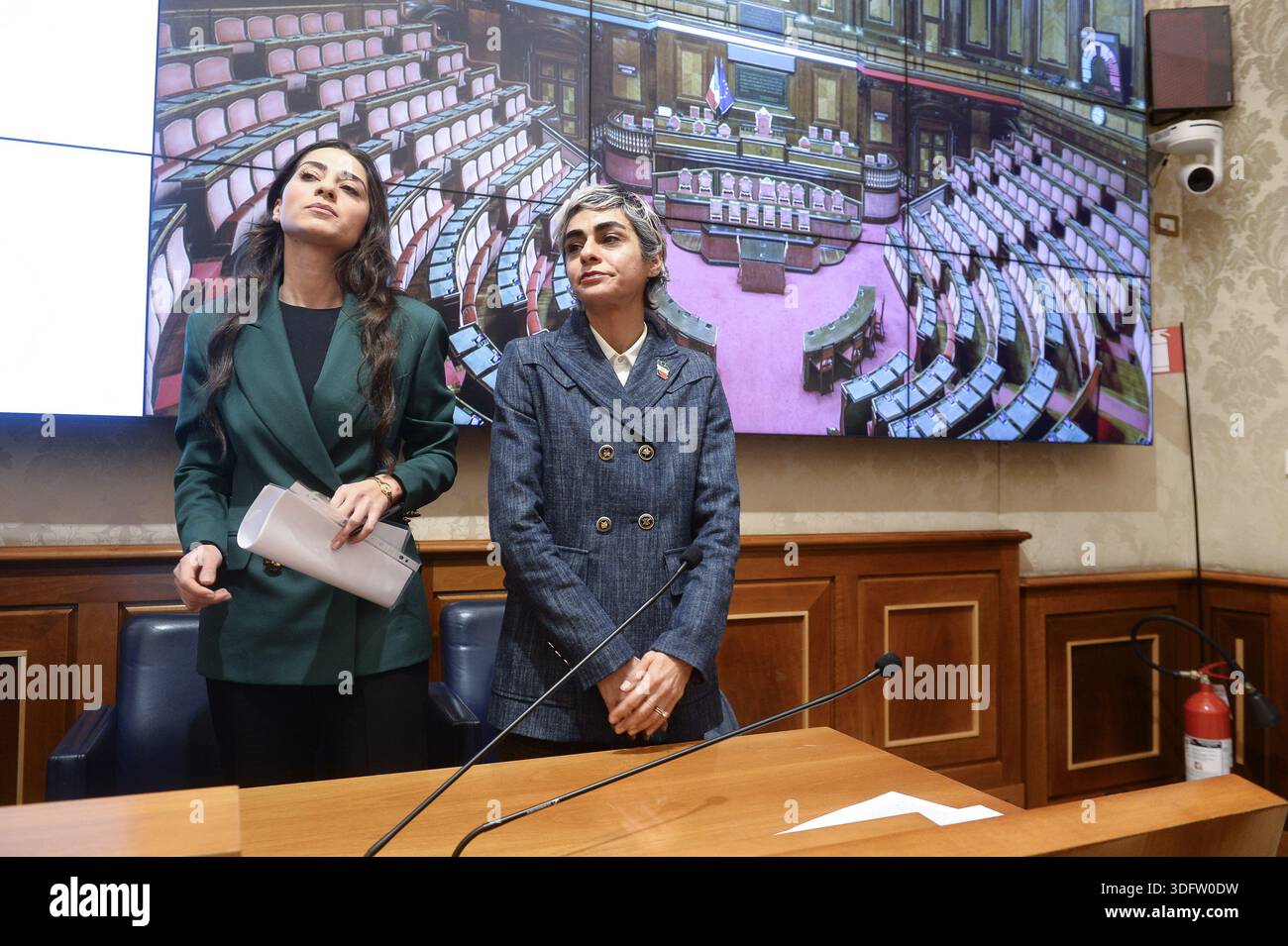 Rome Senate press conference entitled "On the side of the Iranian ...