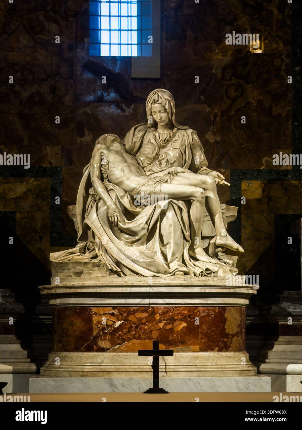 Jesus on the lap of mary hi-res stock photography and images - Alamy