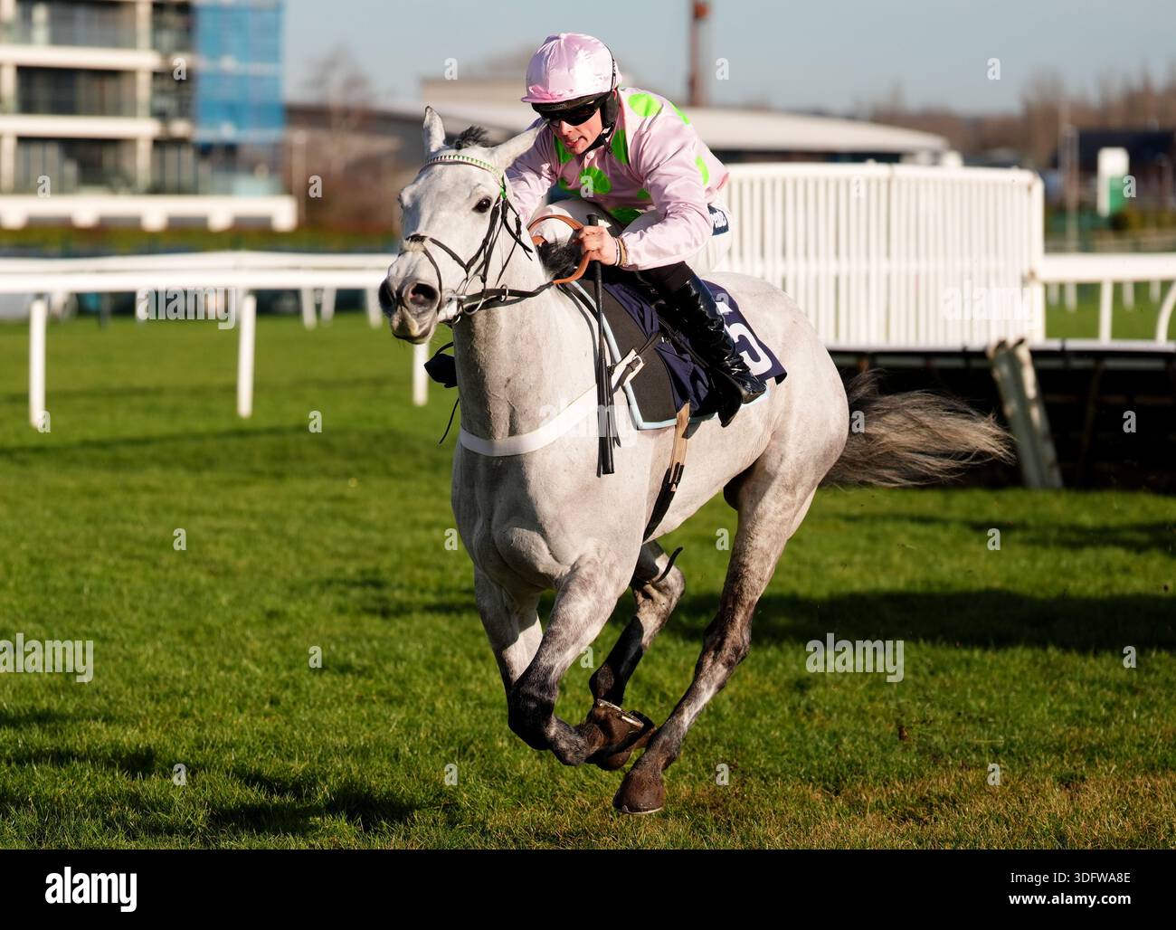 Fire Warning ridden by James Bowen on their way to winning the BOYLE ...