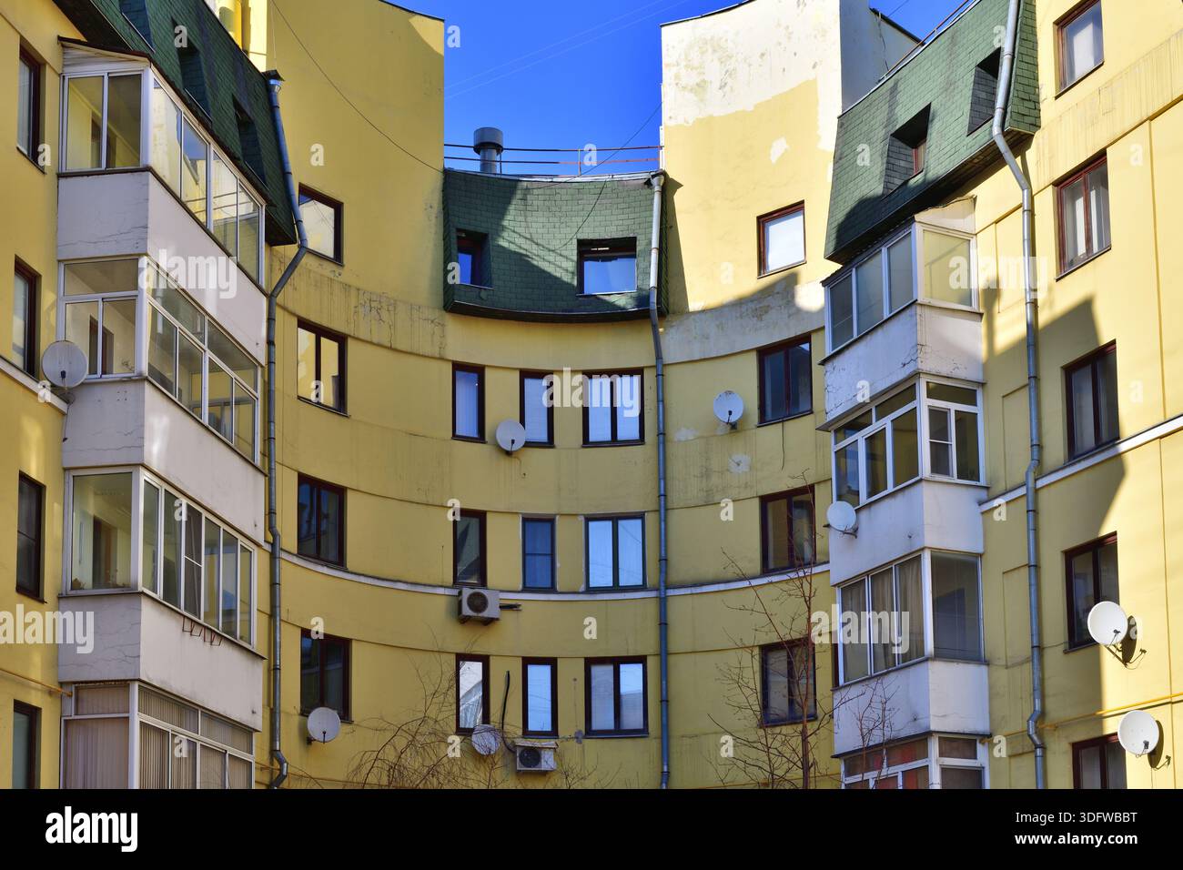 curved multi-story residential building at 5 Vostochnaya Street in ...
