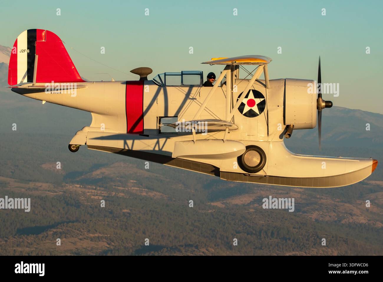 Two bay biplane configuration hi-res stock photography and images - Alamy