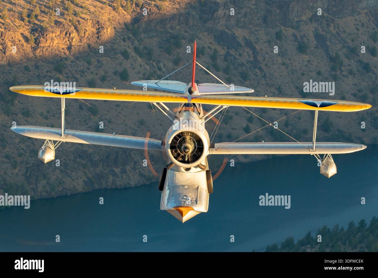 Two bay biplane configuration hi-res stock photography and images - Alamy