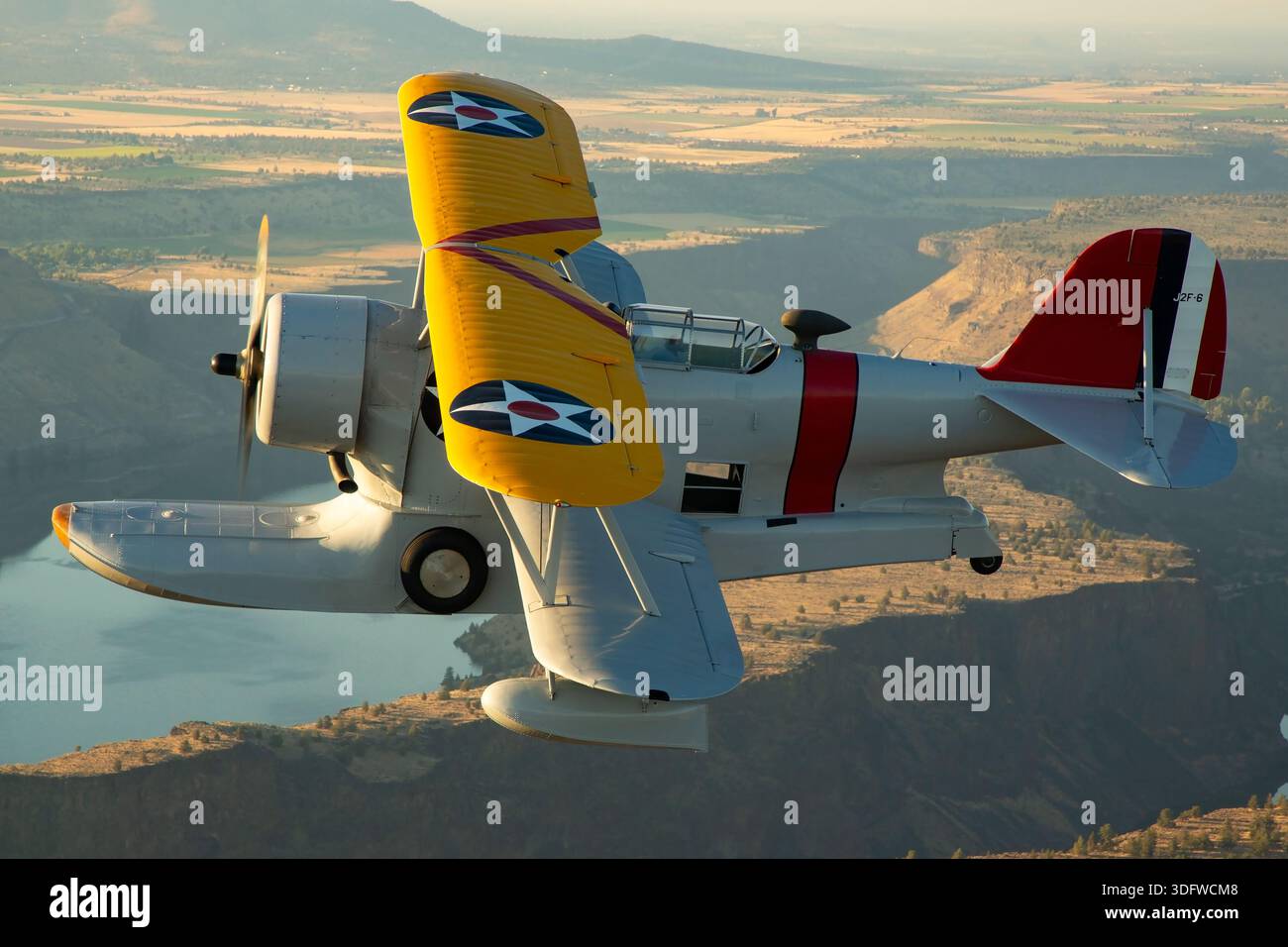 Featuring its hull hi-res stock photography and images - Alamy