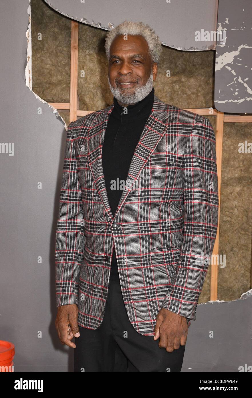 NEW YORK, NY - JANUARY 13: Charles Oakley at the Netflix World premiere ...
