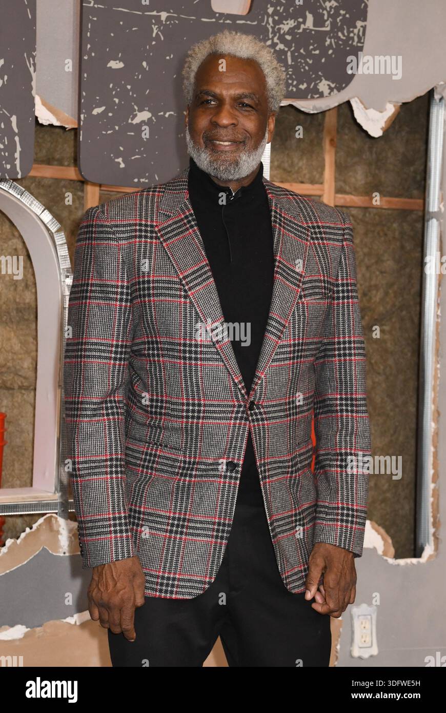 NEW YORK, NY - JANUARY 13: Charles Oakley at the Netflix World premiere ...