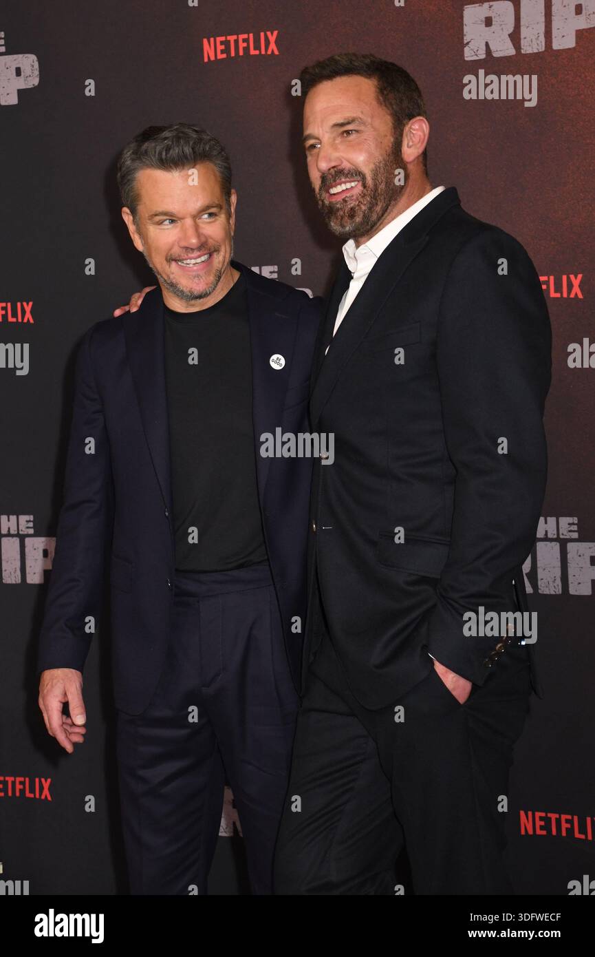 NEW YORK, NY - JANUARY 13: Matt Damon and Ben Affleck at the Netflix ...