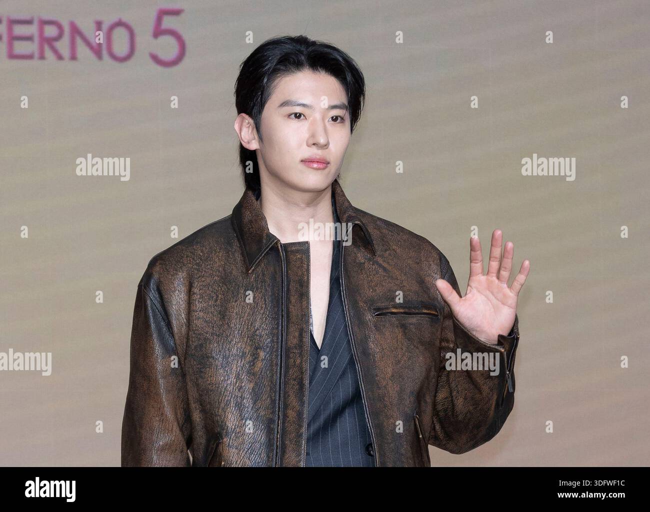 Korean actor dex hi-res stock photography and images - Alamy