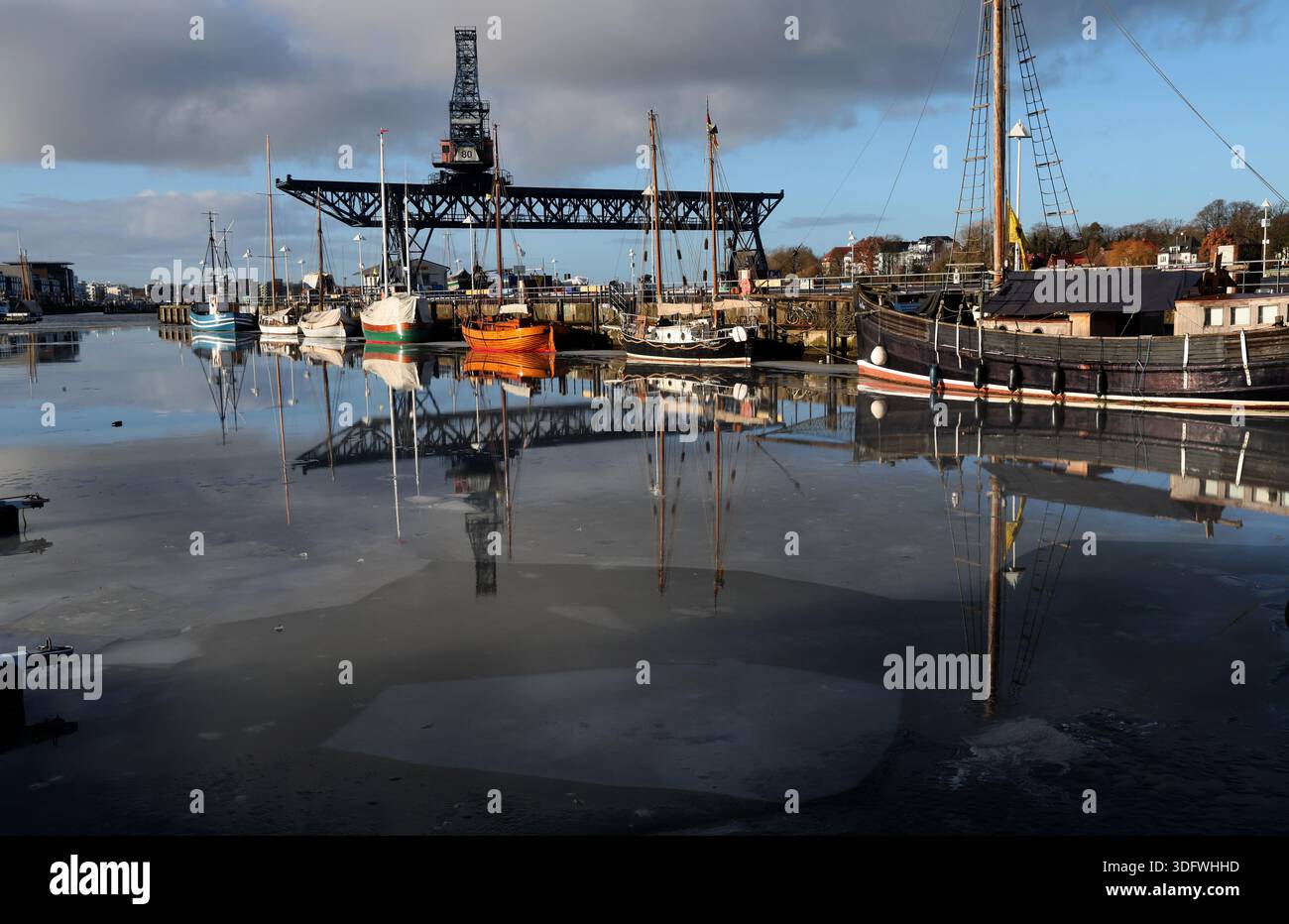 14 January 2026, Mecklenburg-Western Pomerania, Rostock: Water covers ...
