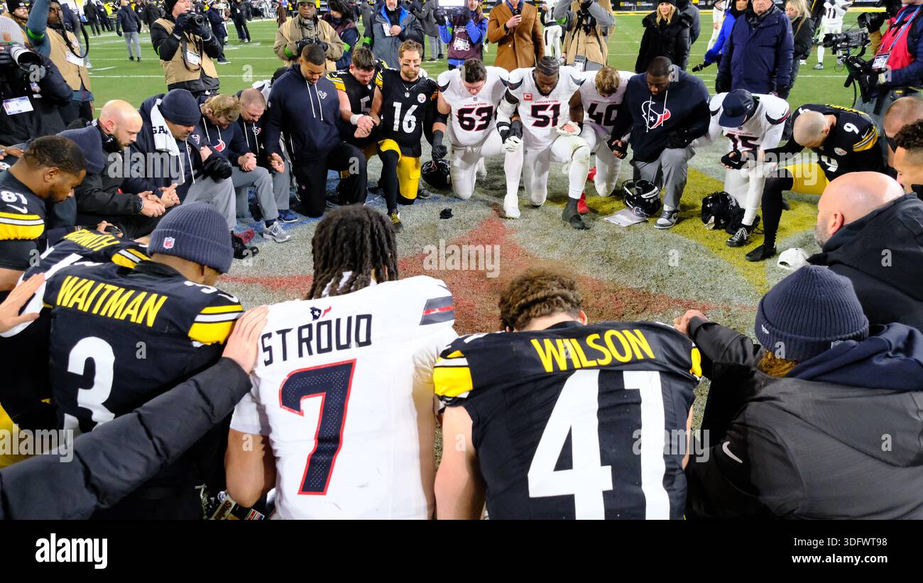 Jan 12, 2025: C.J. Stroud #7 and players kneel for team prayer after ...