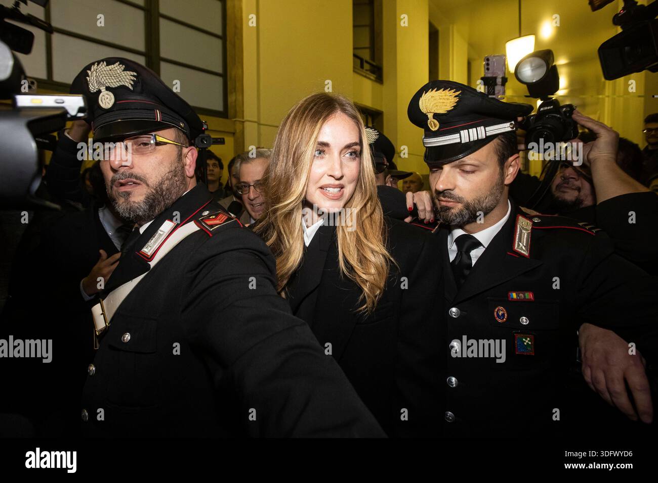 Chiara Ferragni in tribunale per la lettura della sentenza Pandoro ...