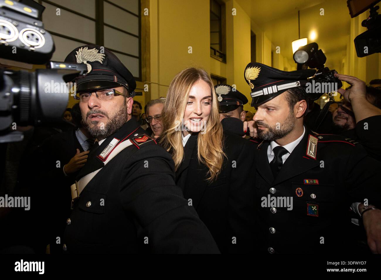 Chiara Ferragni in tribunale per la lettura della sentenza Pandoro ...