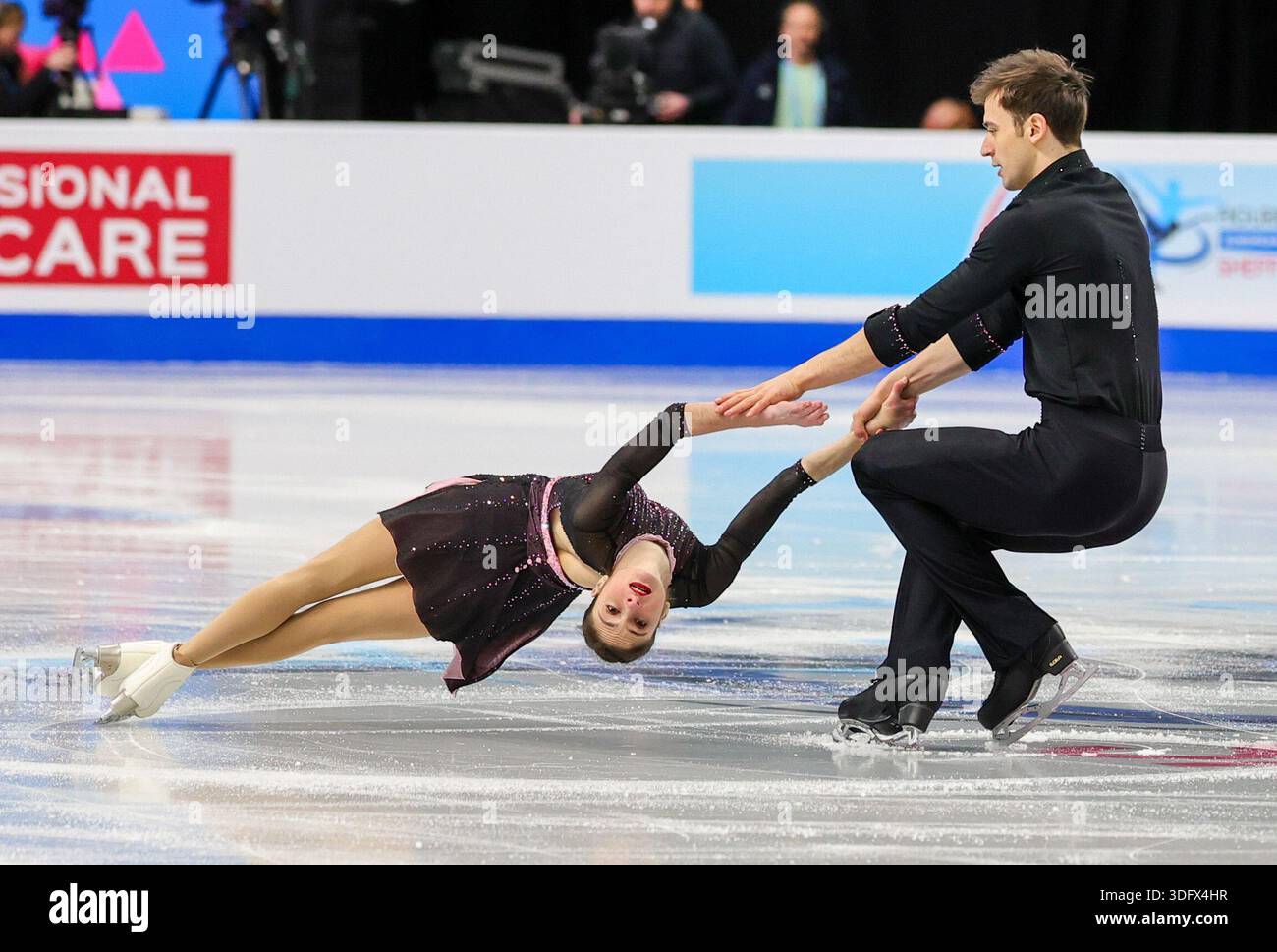 Day One. 14th Jan, 2026. Gabriella Izzo and Luc Maierhofer of Austria ...