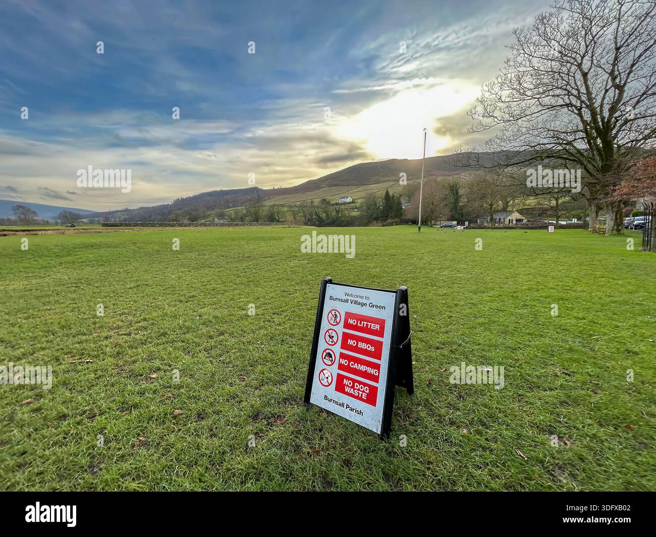 January 14th Burnsall Yorkshire dales : Blue skys chilly day in the ...