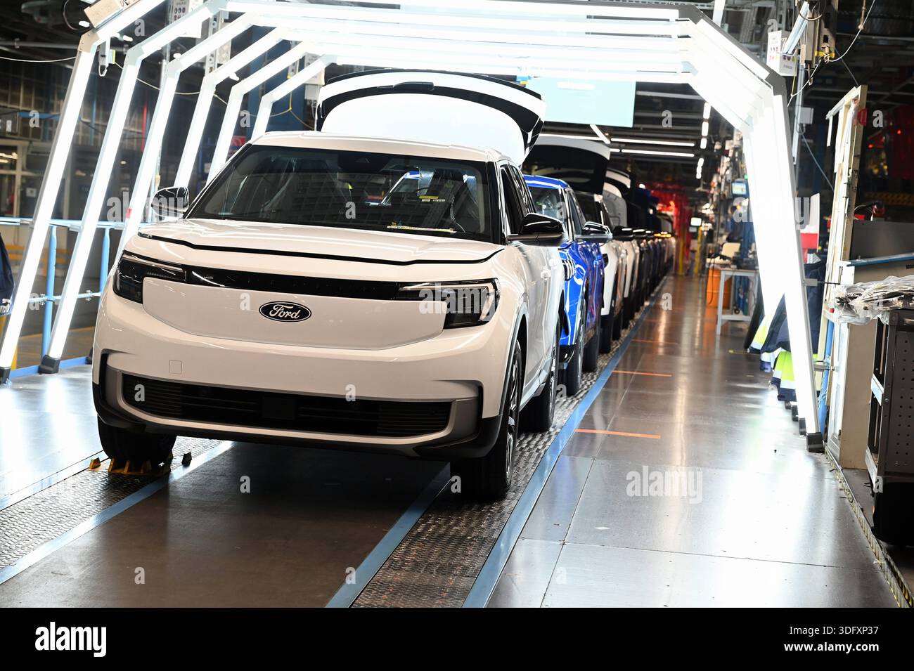 Endkontrolle des Ford Explorer im Ford Werk *** Final inspection of the ...