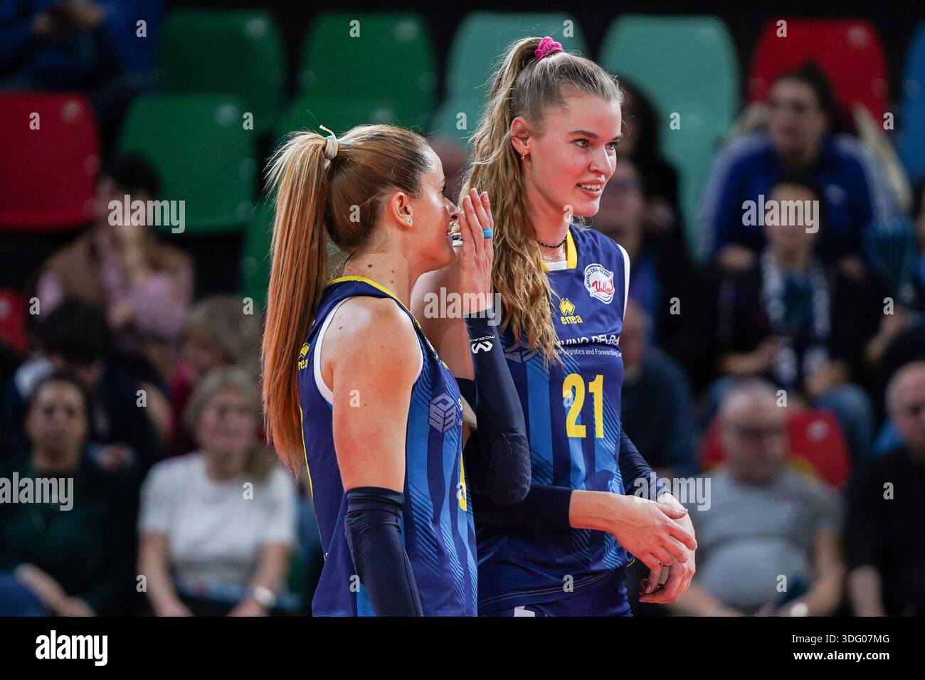 Florence, Italy. 14th Jan, 2026. Camilla Weitzel (Savino del Bene ...
