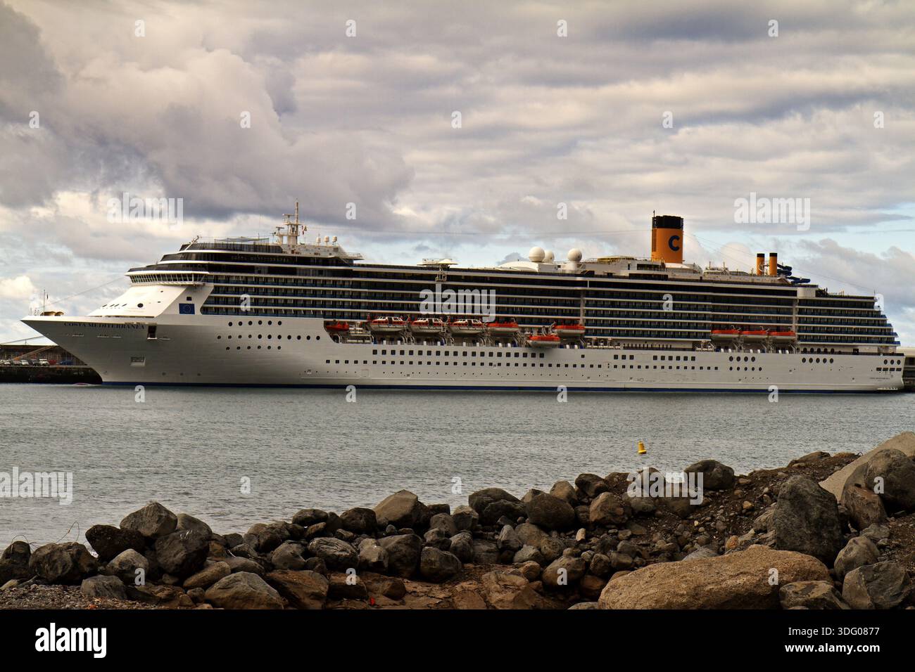 Madeira Portugal Ship In Funchal harbour Stock Photo - Alamy