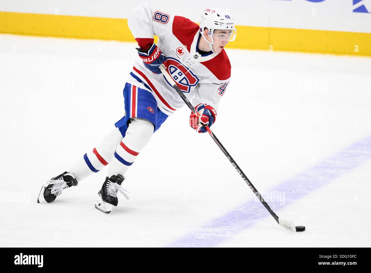 Montréal Canadiens defenseman Lane Hutson (48) in action during the ...
