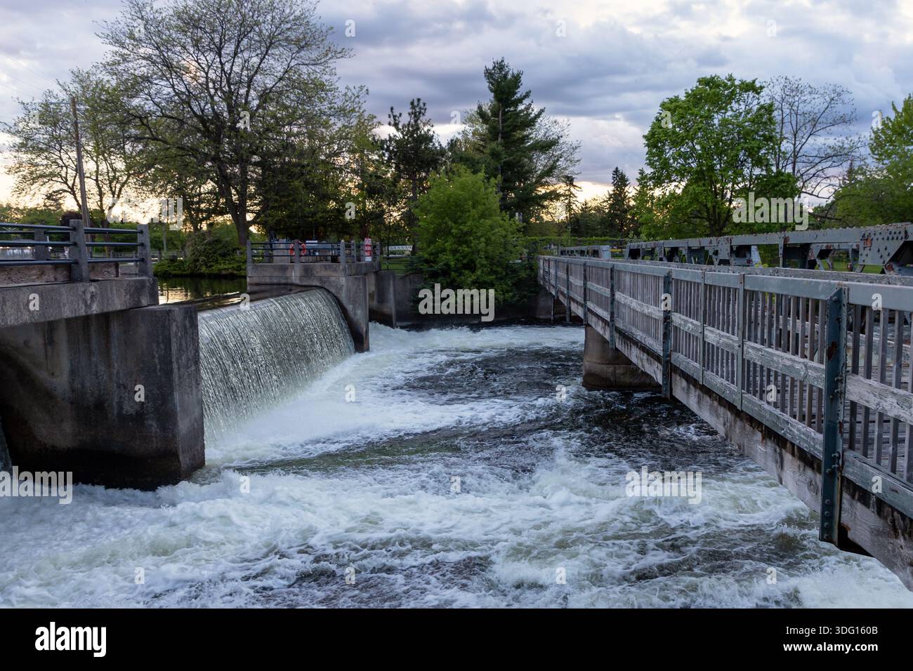 Old slys hi-res stock photography and images - Alamy