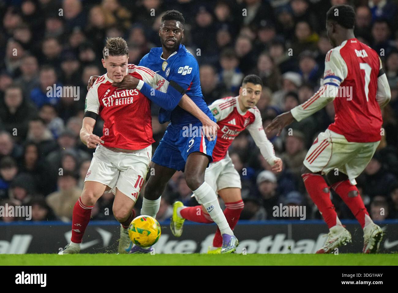 Arsenal's Viktor Gyoekeres, left, battles for the ball with Chelsea's ...
