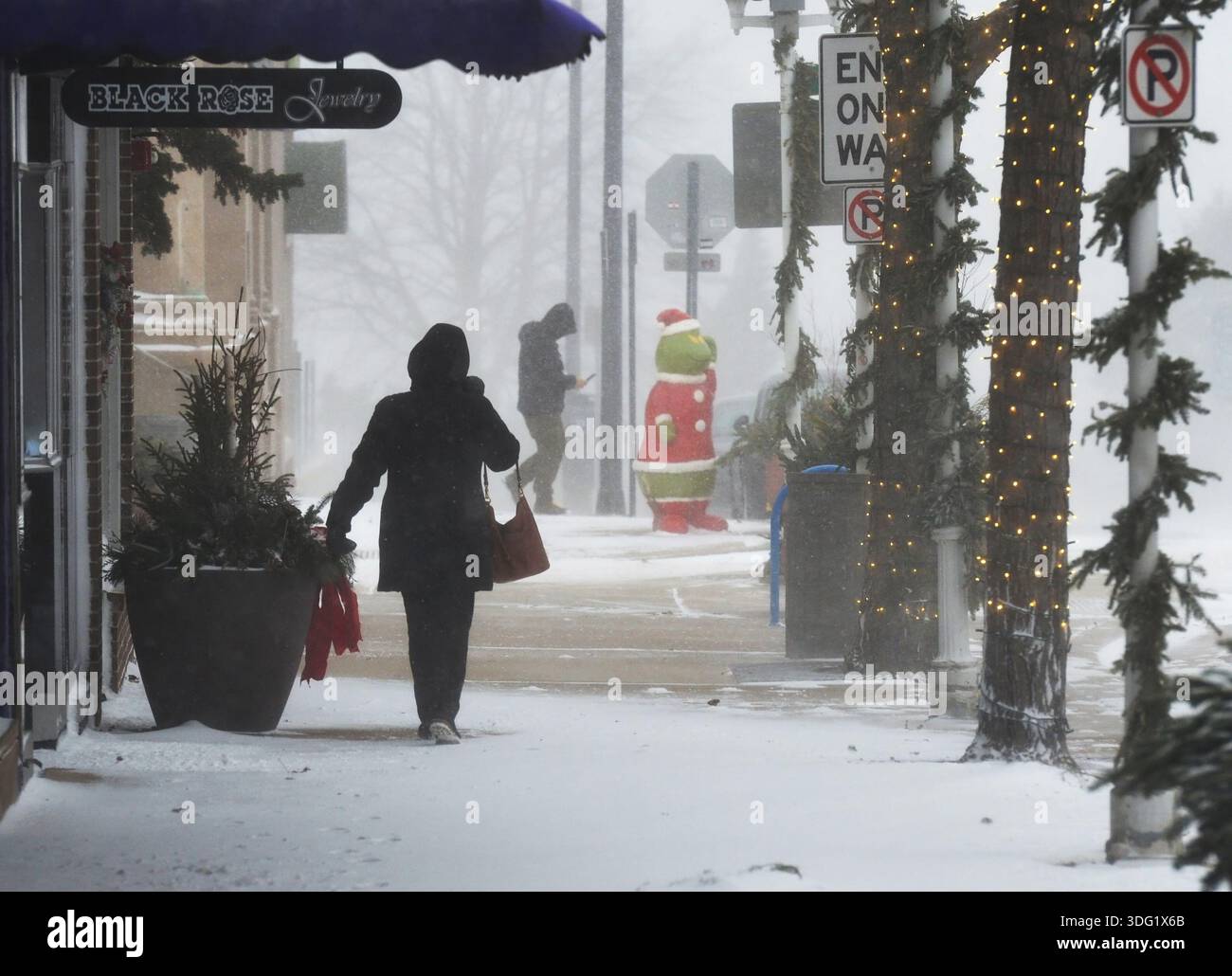 Blowing and drifting snow blankets downtown St. Joseph, Mich ...