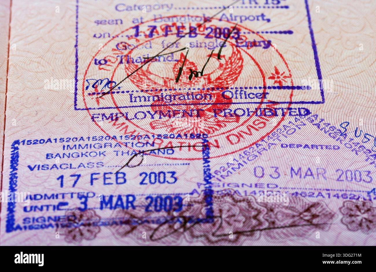 Immigration thailand passport stamp hi-res stock photography and images ...