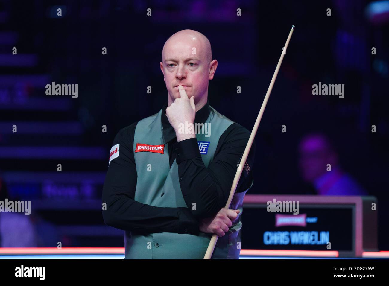 Chris Wakelin looks dejected during the first round match between Neil ...