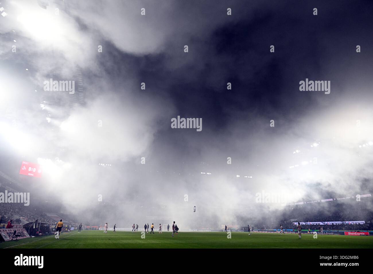 Cologne, Germany. 14th Jan, 2026. Soccer: Bundesliga, 1. FC Köln ...