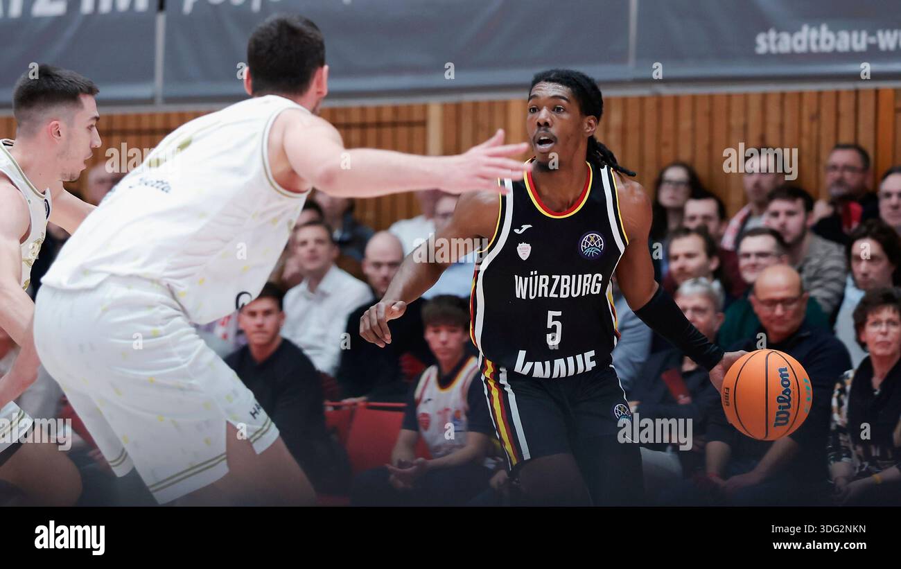 Im Bild: Marcus Carr(Wuerzburg Baskets, 5) am Ball 14.01.2026, Fitness ...