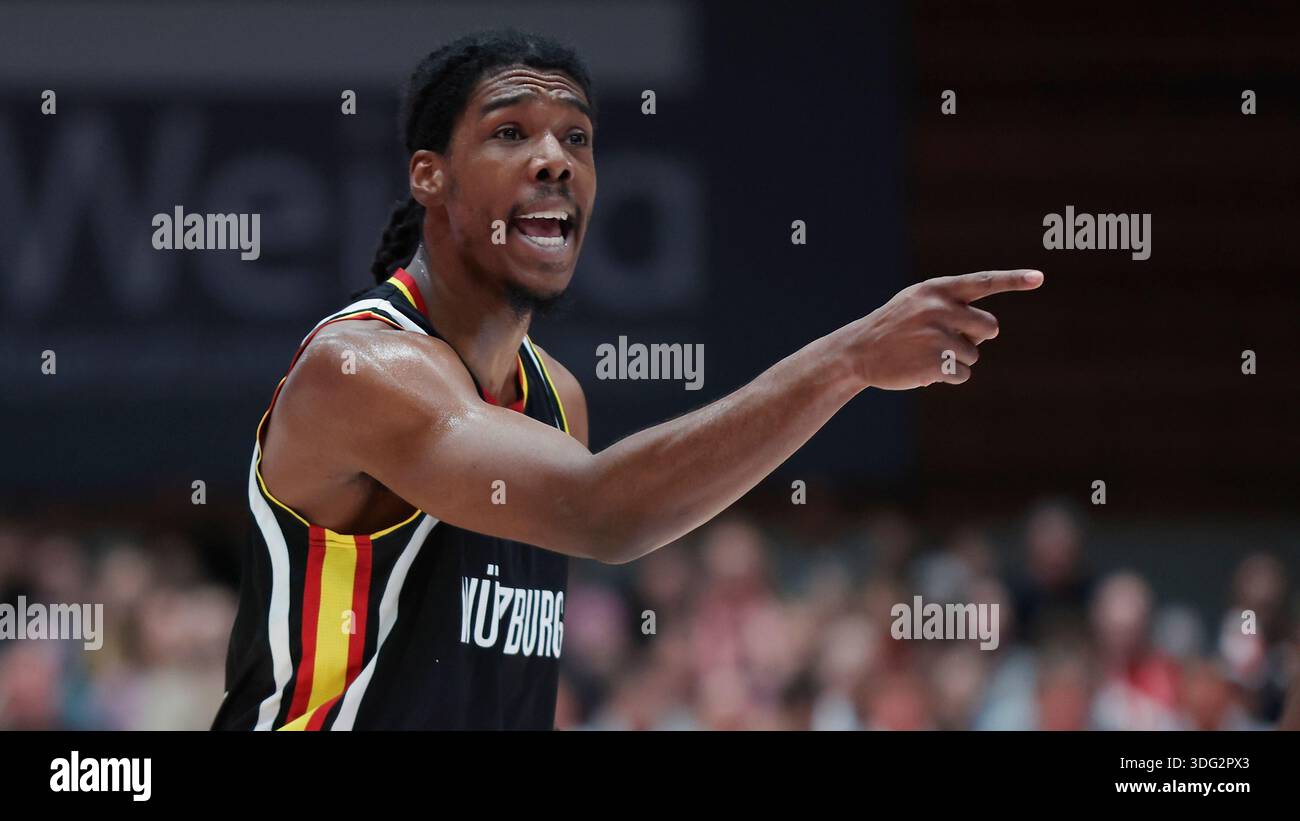 Im Bild: Marcus Carr(Wuerzburg Baskets, 5) mit Anweisungen 14.01.2026 ...